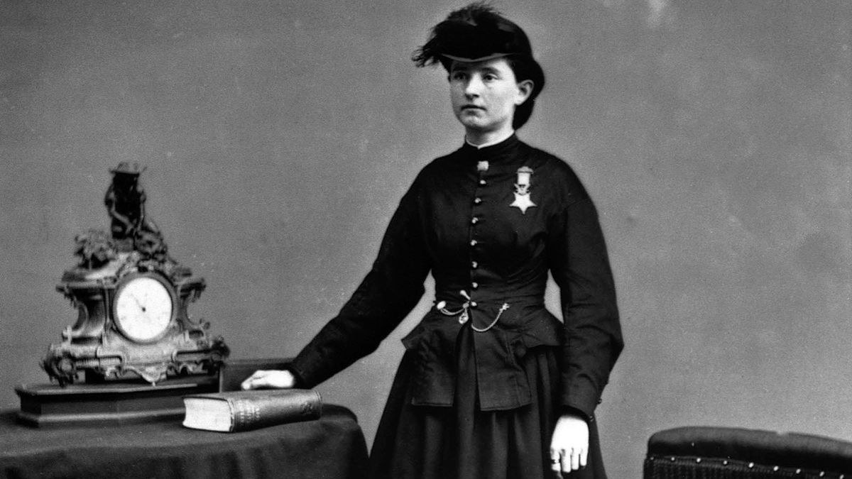 Mary Edwards Walker: Civil War Surgeon and the Only Female Medal of ...