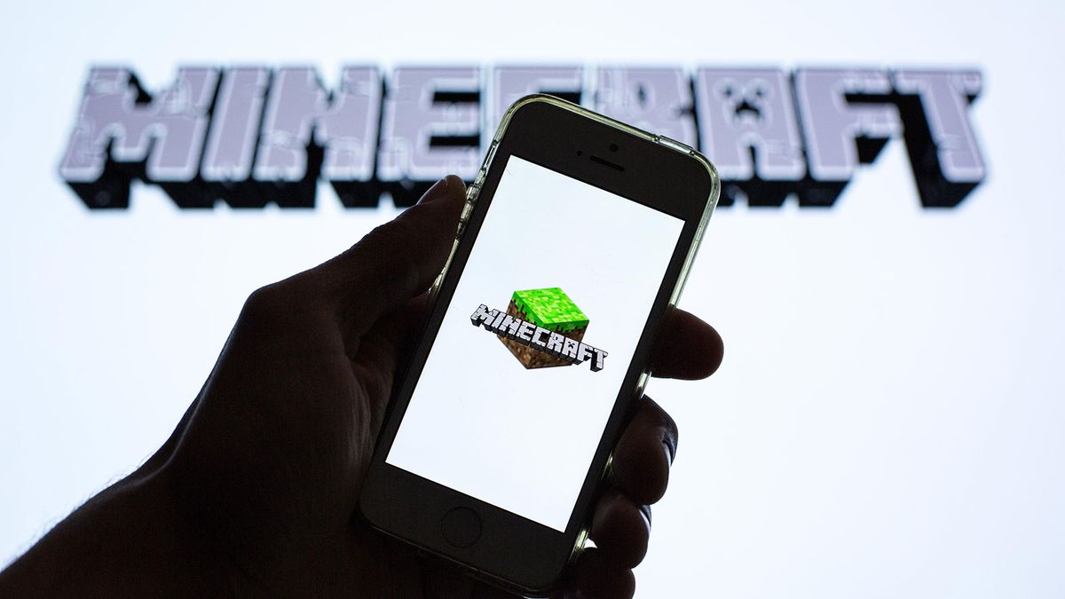 Can You Survive Our Minecraft Quiz? | HowStuffWorks