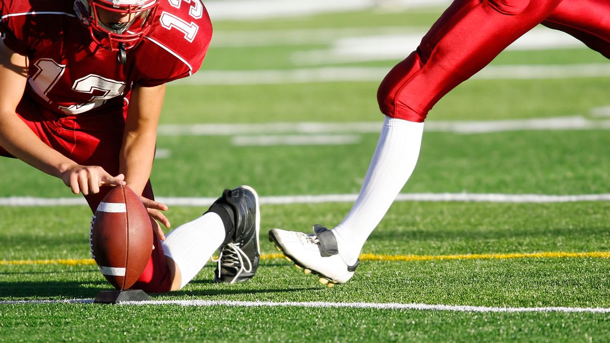 Longest Field Goal: NFL Kickers Who Made History | HowStuffWorks