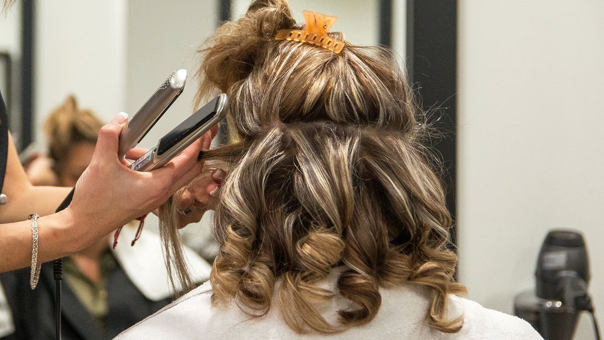 Balayage vs. Highlights: Picking Hair Coloring Techniques | HowStuffWorks