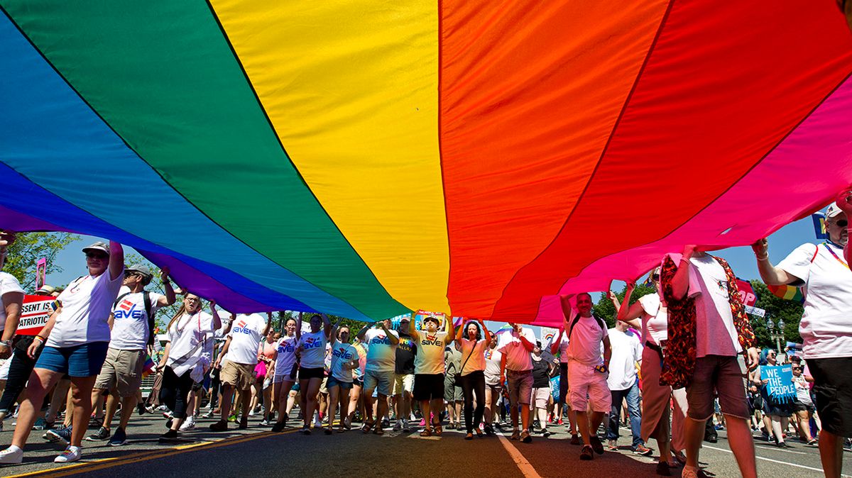 Will the 2020 Census Count the LGBTQ Community? | HowStuffWorks