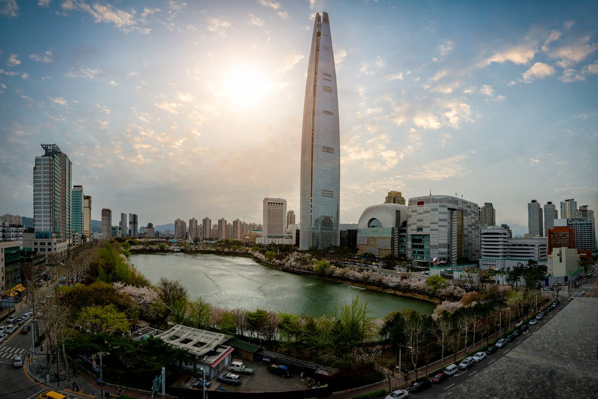 The Magnificent Lotte World Tower: A Marvel of Architecture and ...