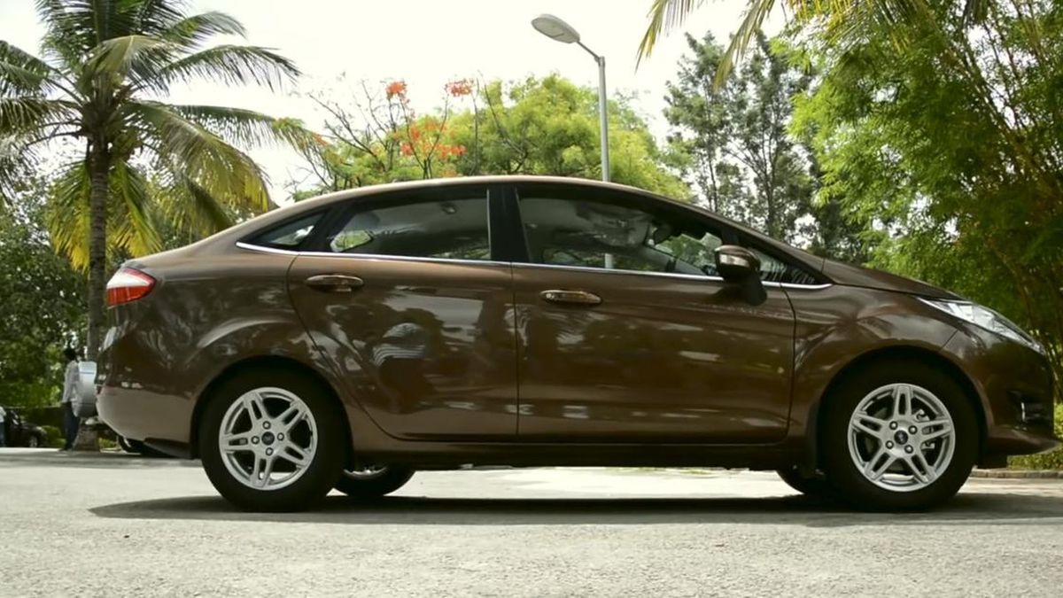 We'll Give You Three Car Models, You Give Us the Make! | Zoo