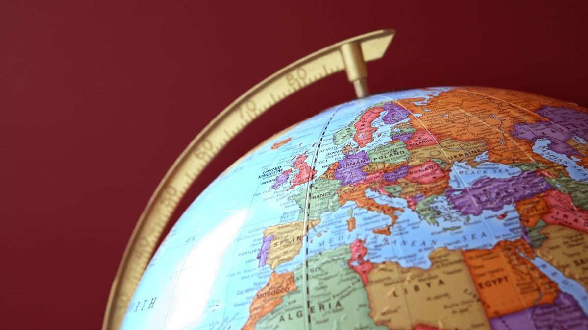 Globe-trot the Globe With This World Geography Quiz! | Zoo