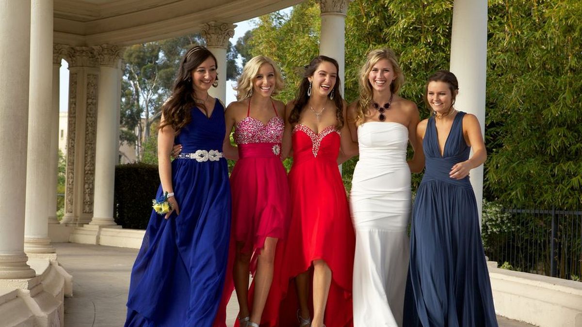 What kind of prom dress should you buy? | Zoo