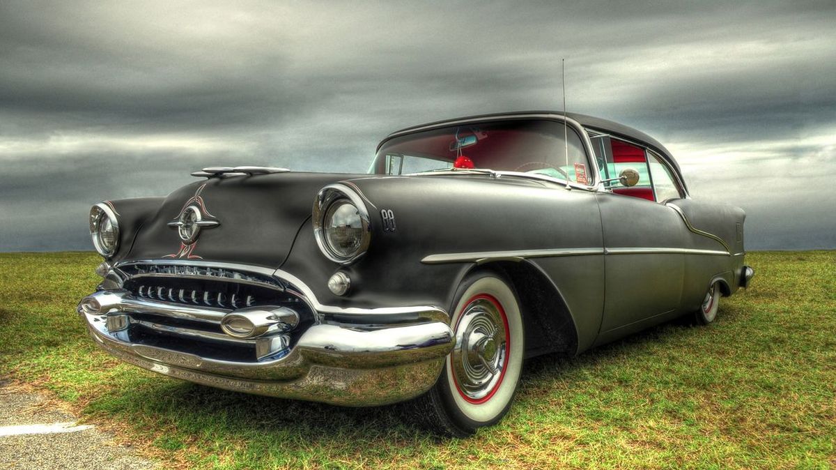 Can You Identify These Old School Cars? | HowStuffWorks