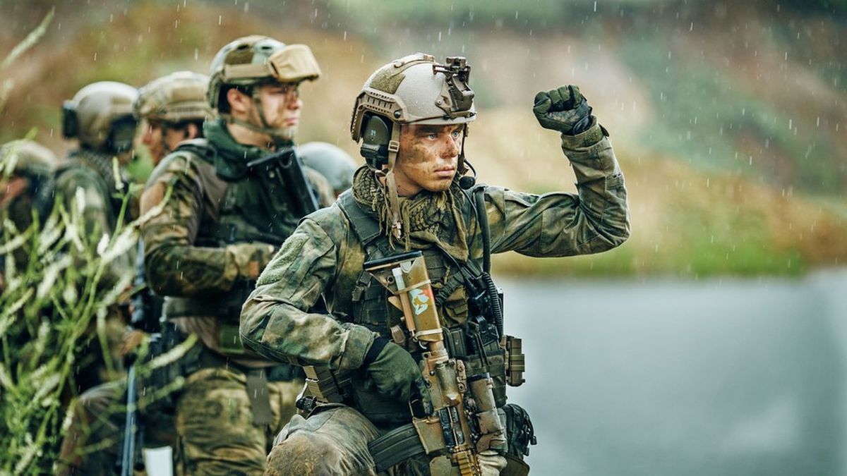 Is a Career in the Military Right For You? | HowStuffWorks