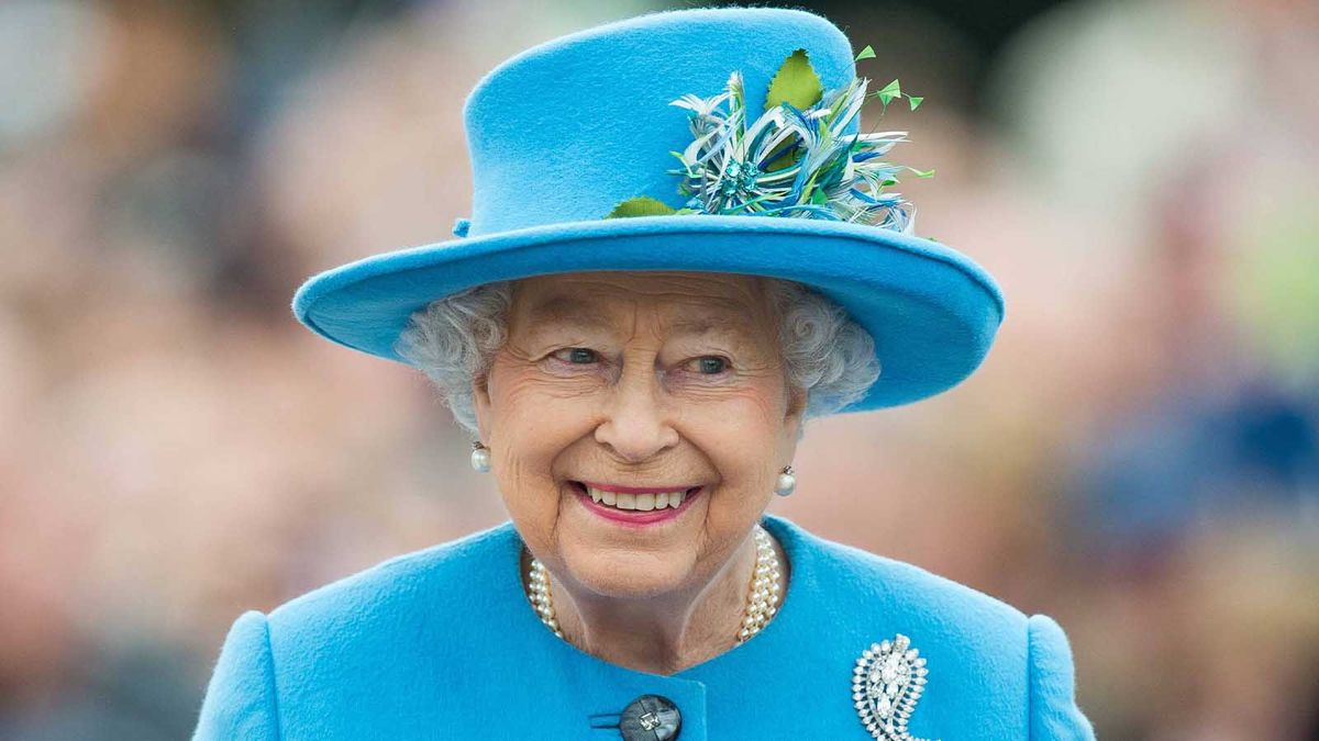 Queen Elizabeth II Steered the British Monarchy Into the 21st Century ...
