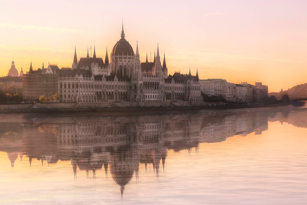 The Hospital In The Rock: A Tour Through Budapest's Darkest Days ...