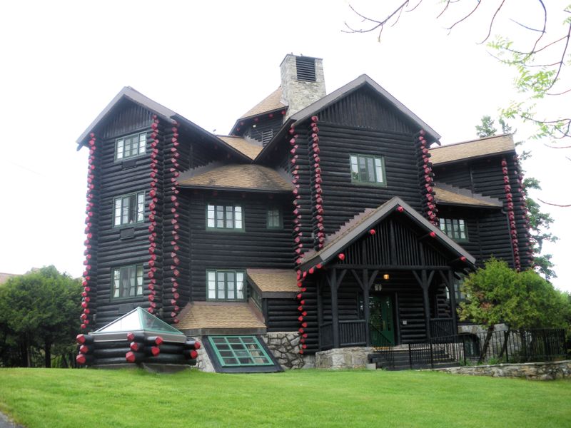 The 10 Coolest Log Buildings in the World | MapQuest Travel