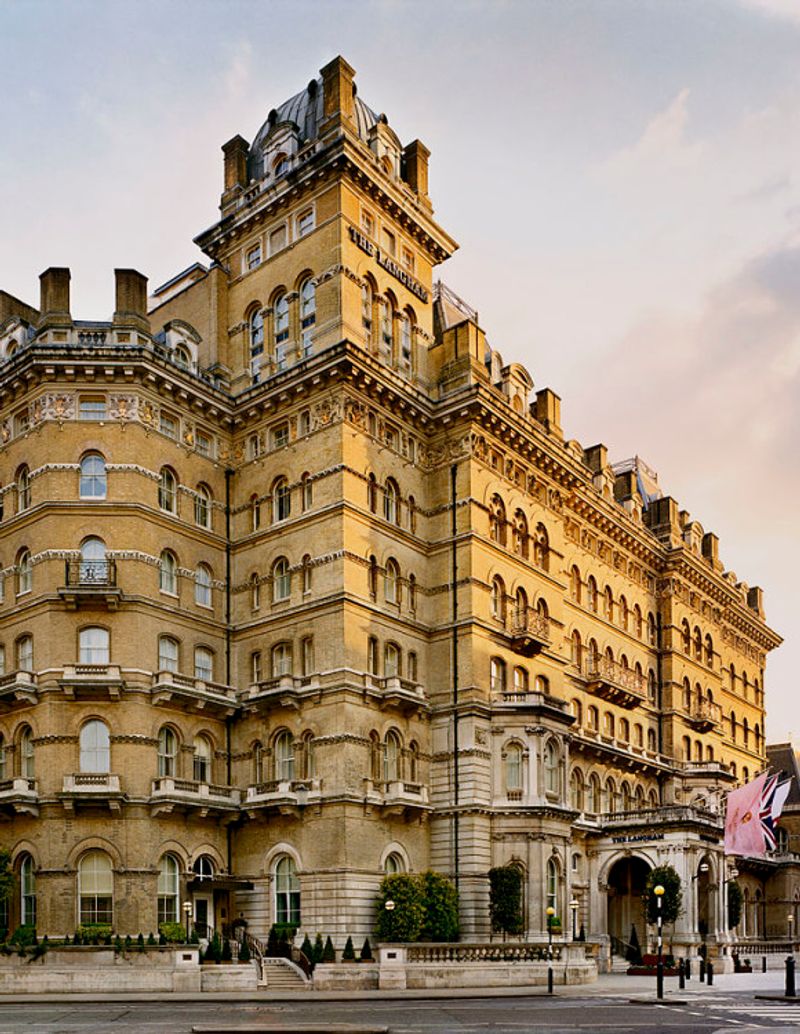 15 Amazing Film Locations From the James Bond 007 Franchise | MapQuest ...