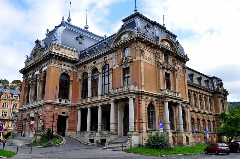 15 Amazing Film Locations From the James Bond 007 Franchise | MapQuest ...