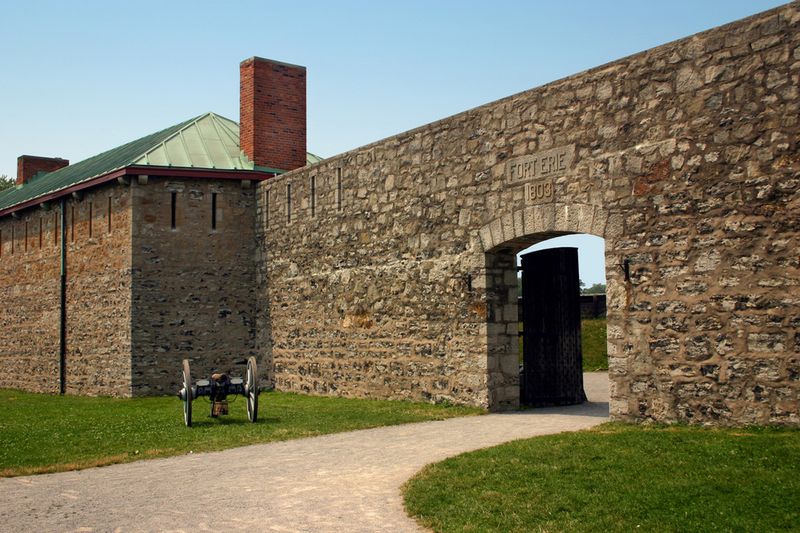 8 Historic Canadian Forts That Still Exist Today | MapQuest Travel
