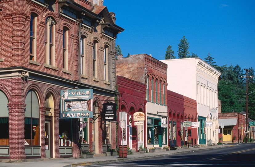 8 Charming Small Towns in Oregon | MapQuest Travel