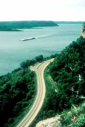 Wisconsin Scenic Drives: Great River Road | MapQuest Travel