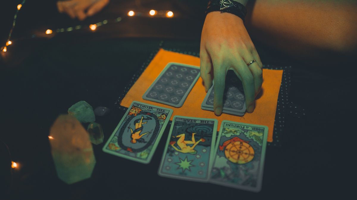 Unlock Your Inner Wisdom With A Tarot 3 Card Spread Howstuffworks
