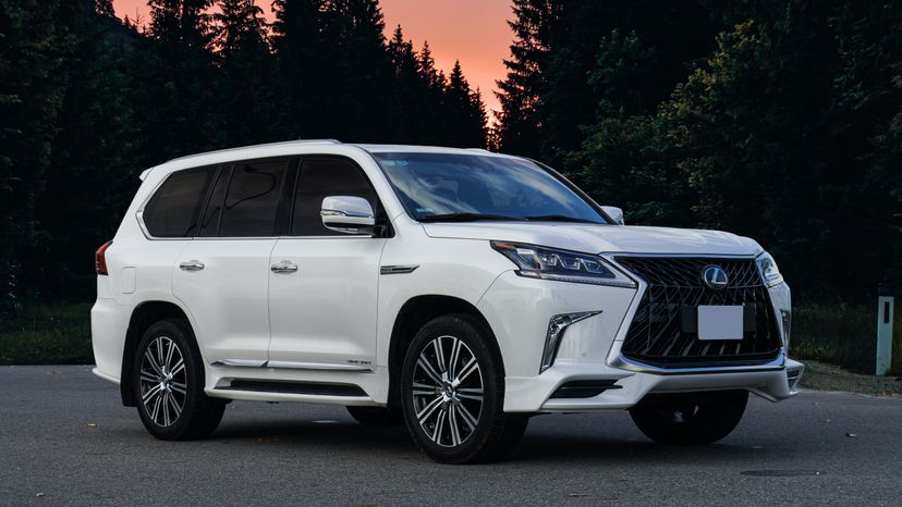 The Ultimate Guide to Towing Capacity for Lexus SUVs | HowStuffWorks